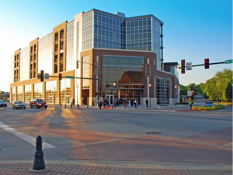 Coralville, Iowa | Storied and Scenic Region | Travel Iowa