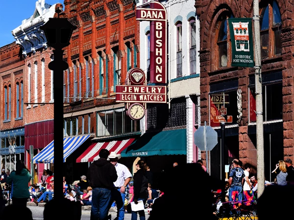 Fort Madison, Iowa | Storied and Scenic Region | Travel Iowa