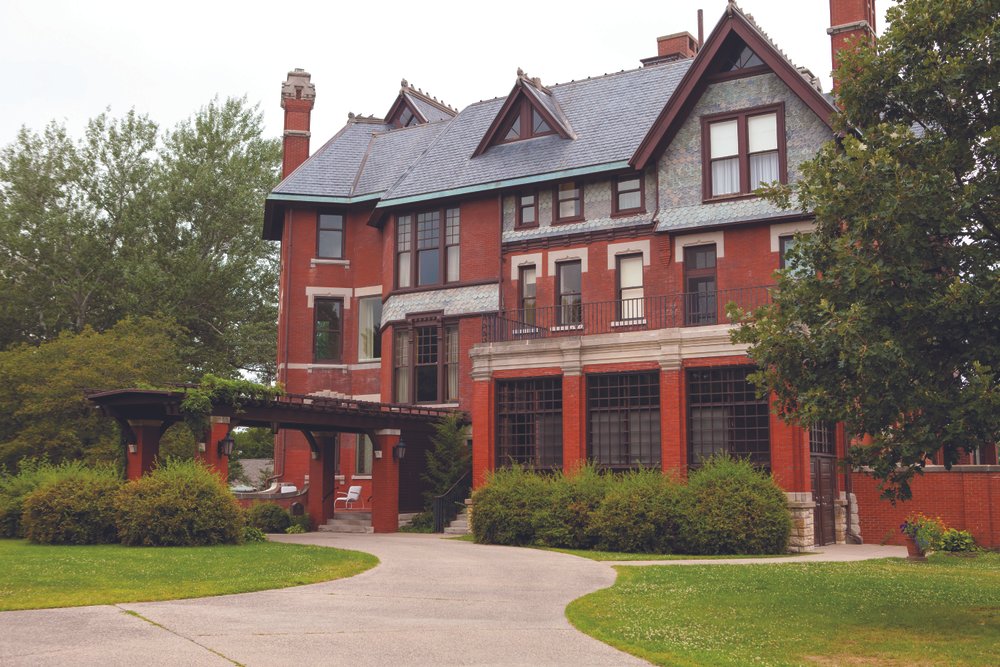 Brucemore: The Grandest House West of Chicago | Travel Iowa