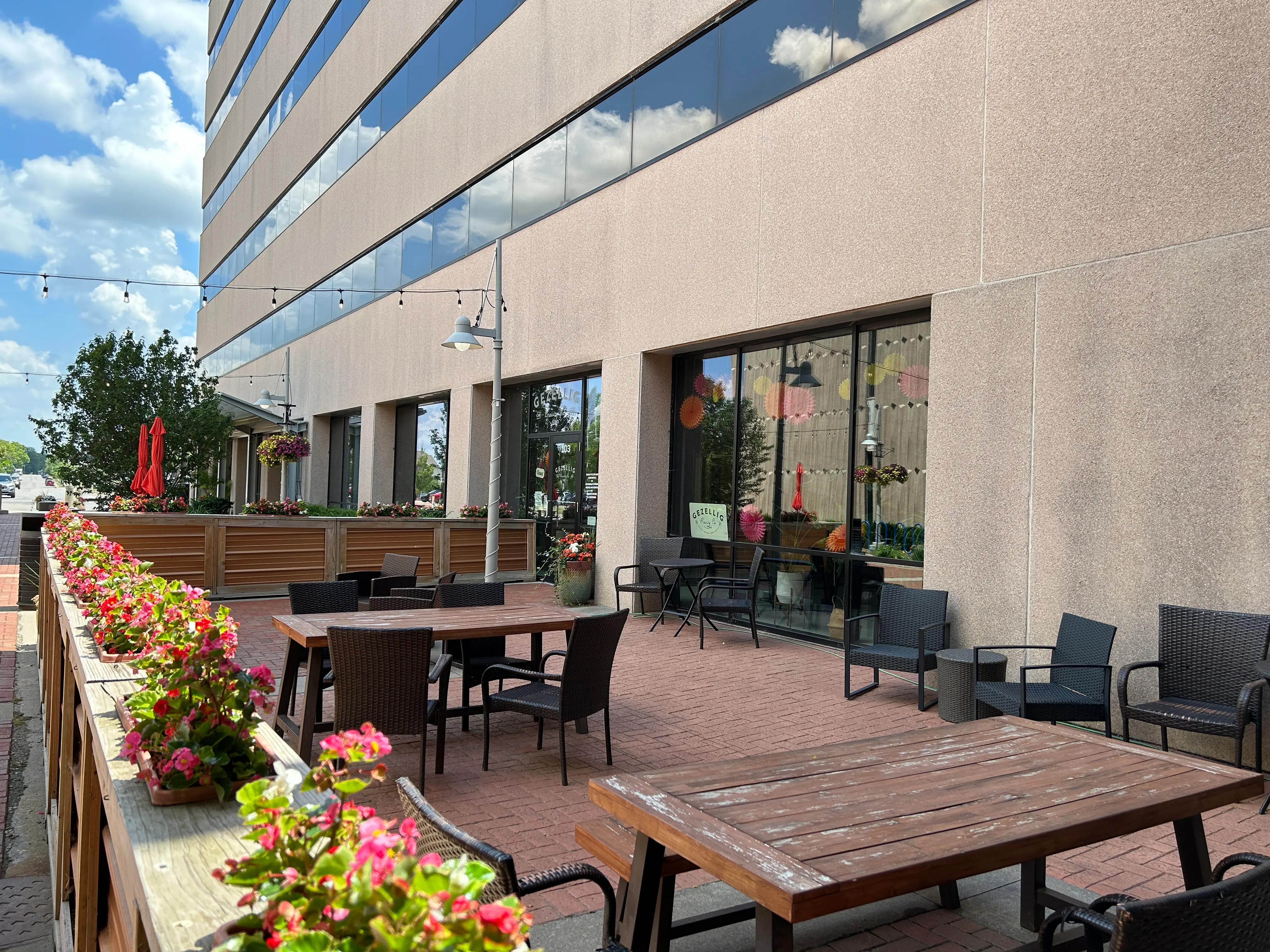 10 Iowa Breweries and Wineries with Great Food, Fun and Games | Travel Iowa