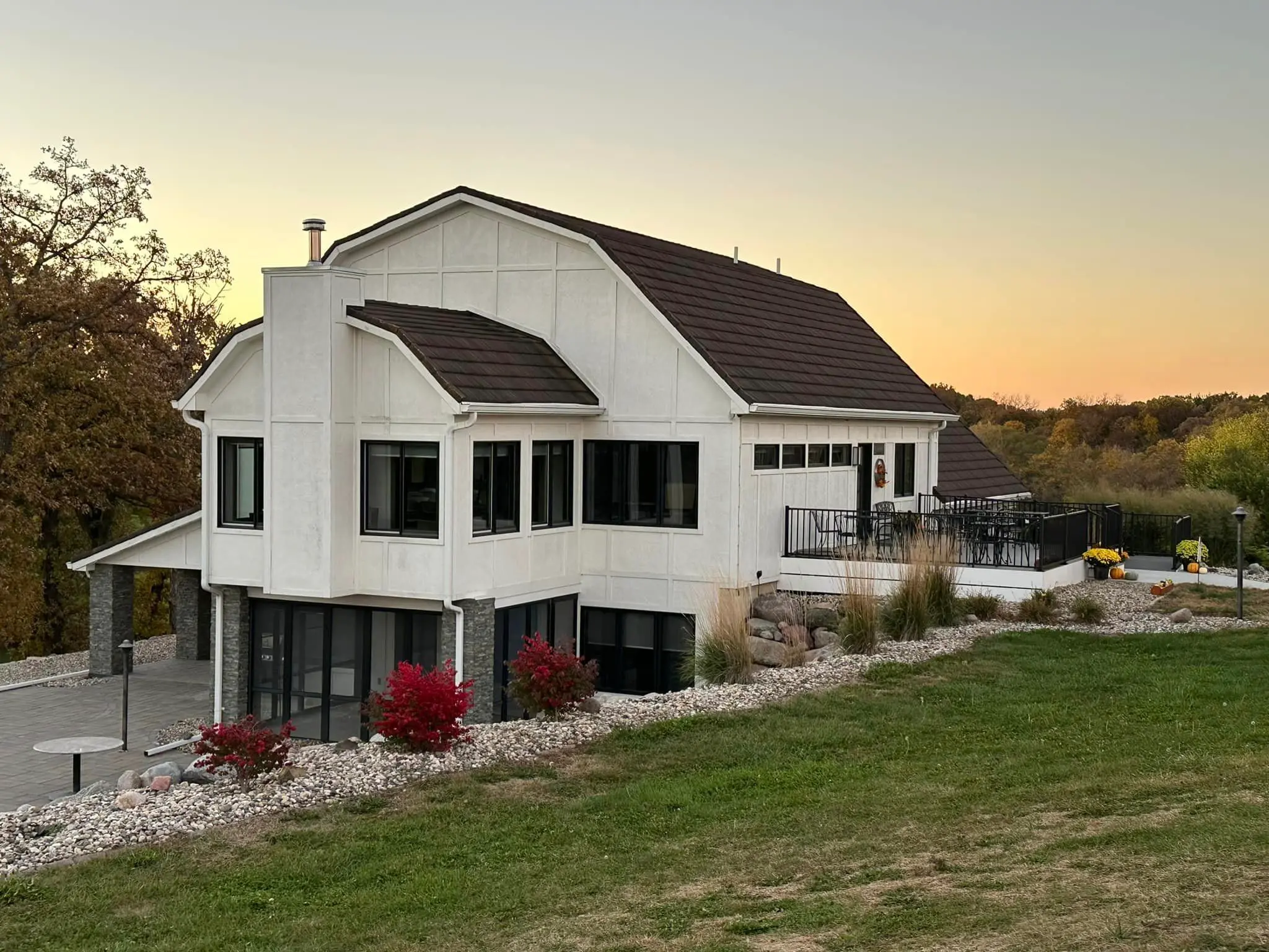 Explore Iowa Wineries with Fall Views | Iowa Wineries| Travel Iowa