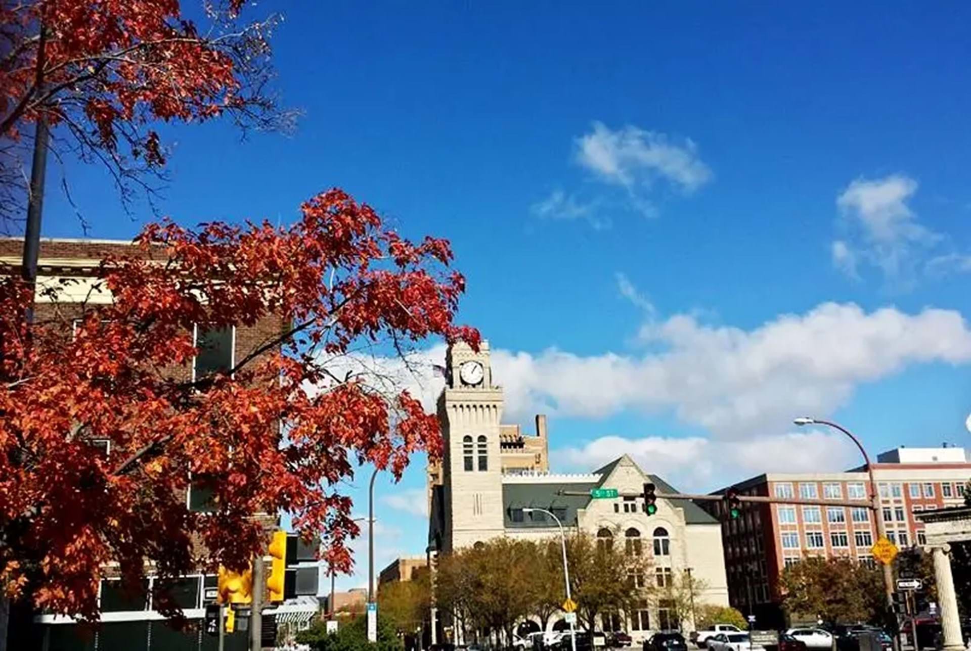 College Town In Iowa | Local Iowa Parks, Breweries & Shops | Travel Iowa