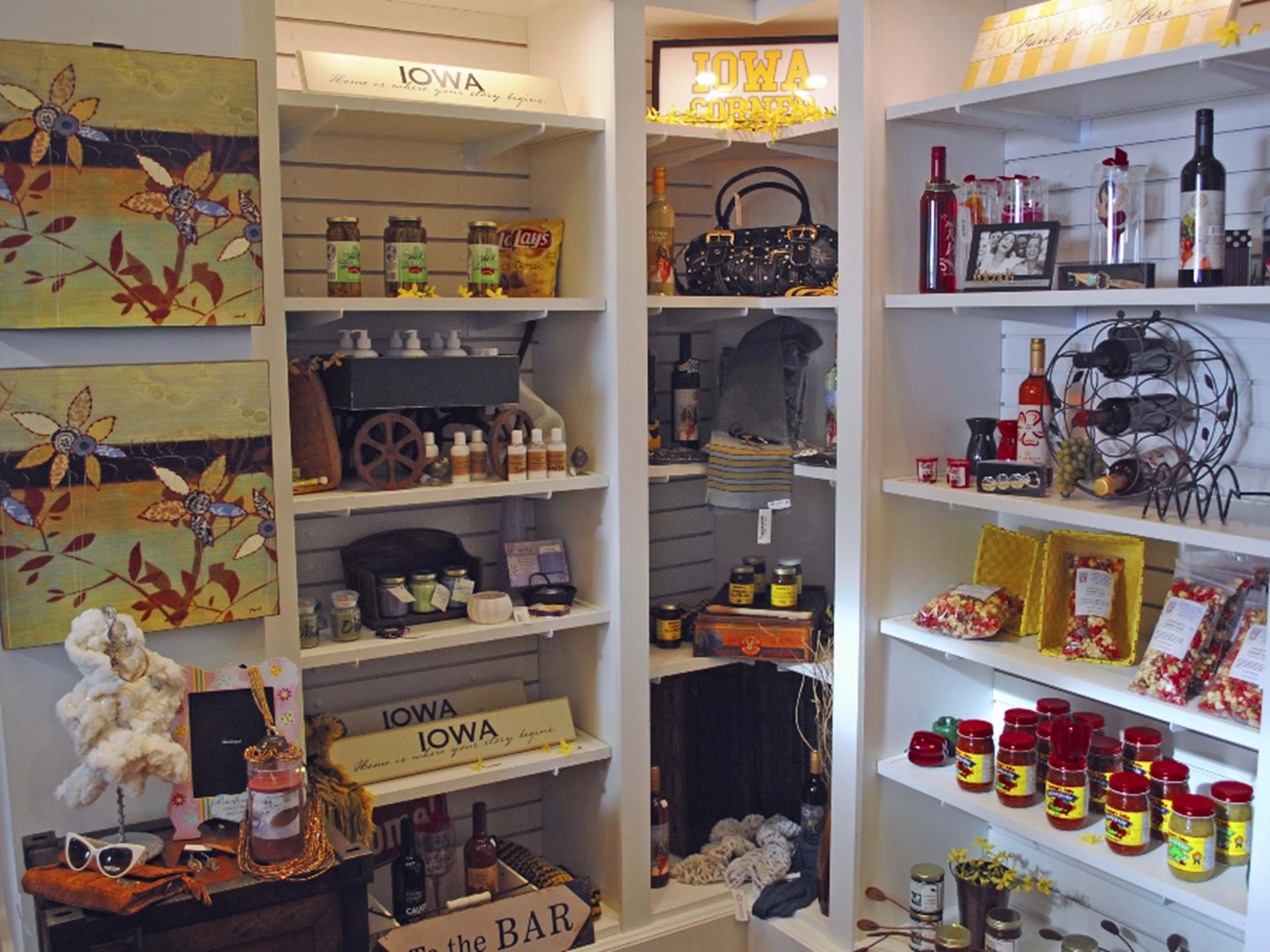 Iowa Store Gift Shop | Clinton, Iowa | Travel Iowa