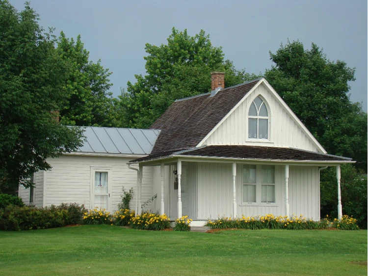 American Gothic House & Center | Eldon, Iowa | Travel Iowa