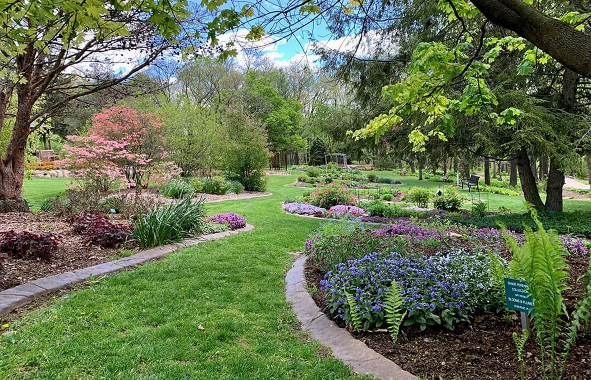 Dubuque Arboretum & Botanical Gardens | Dubuque, Iowa | Travel Iowa