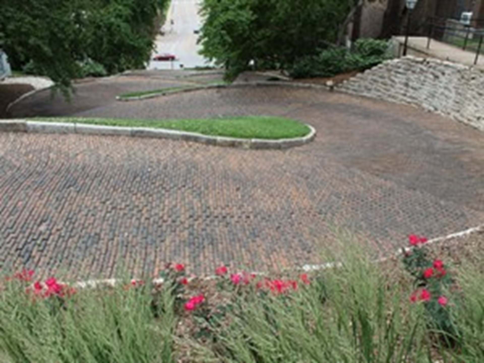 Snake Alley | Burlington, Iowa | Travel Iowa