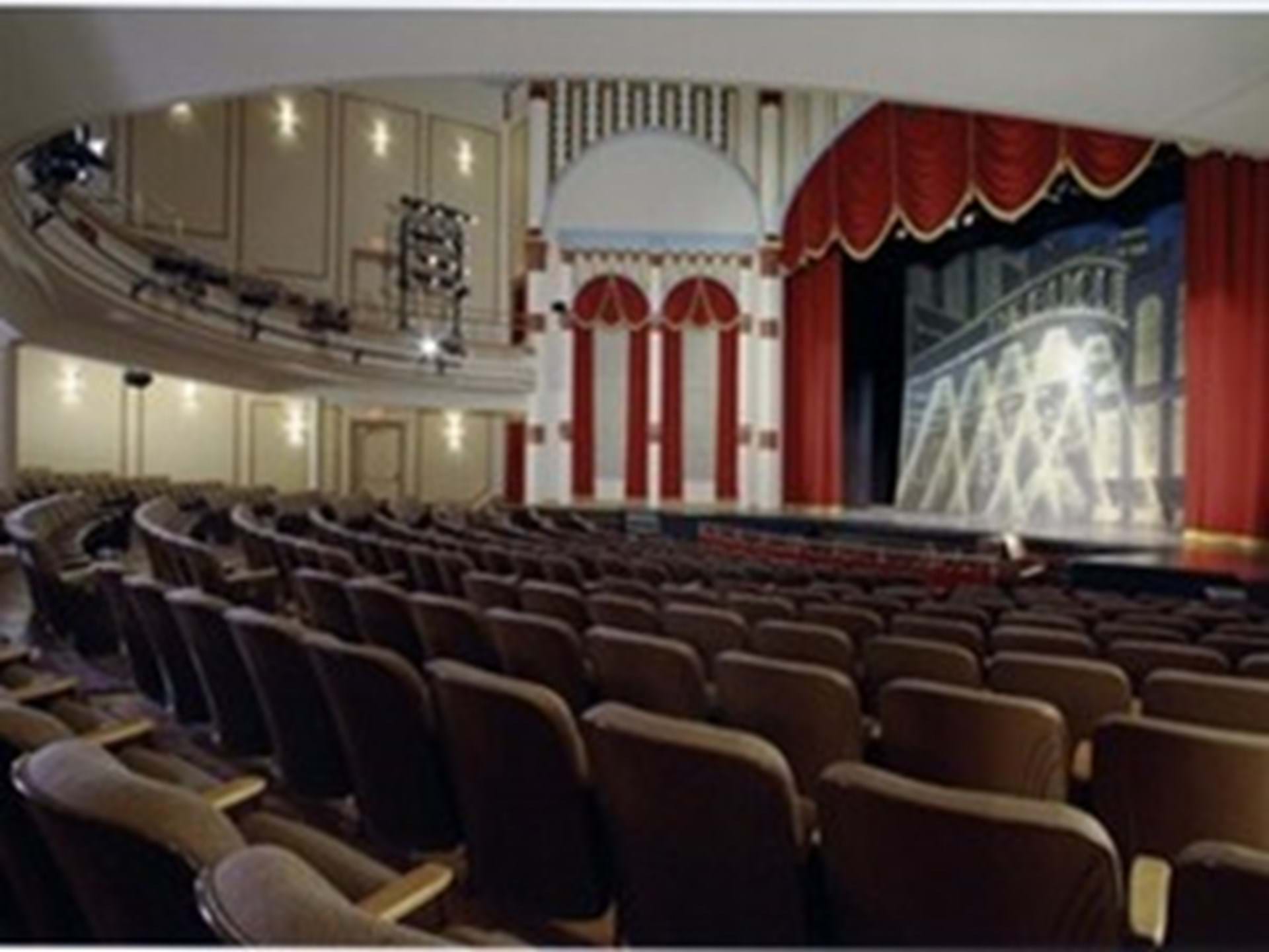 Grand Opera House | Dubuque, Iowa | Travel Iowa