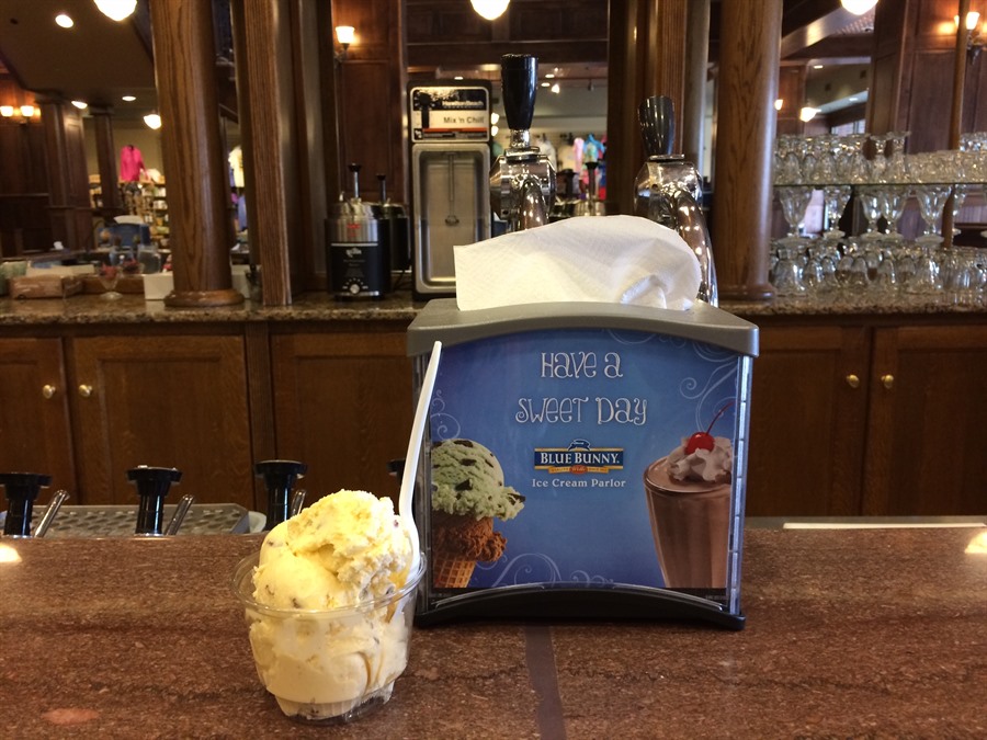Wells Visitor Center & Ice Cream Parlor | Le Mars, Iowa | Travel Iowa