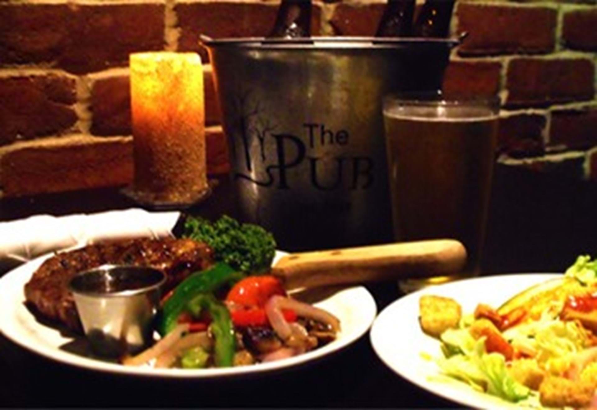 The Pub at the Pinicon | New Hampton, Iowa | Travel Iowa