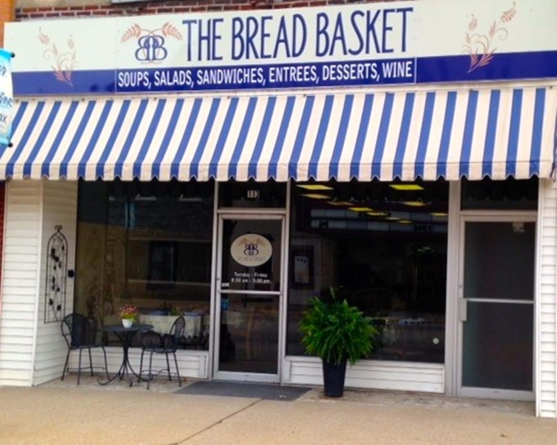 The Bread Basket | Manchester, Iowa | Travel Iowa