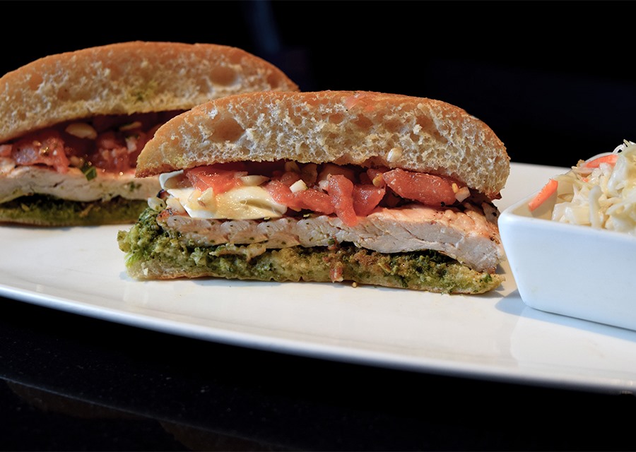 Draft Day Sports Lounge | Davenport, Iowa | Travel Iowa