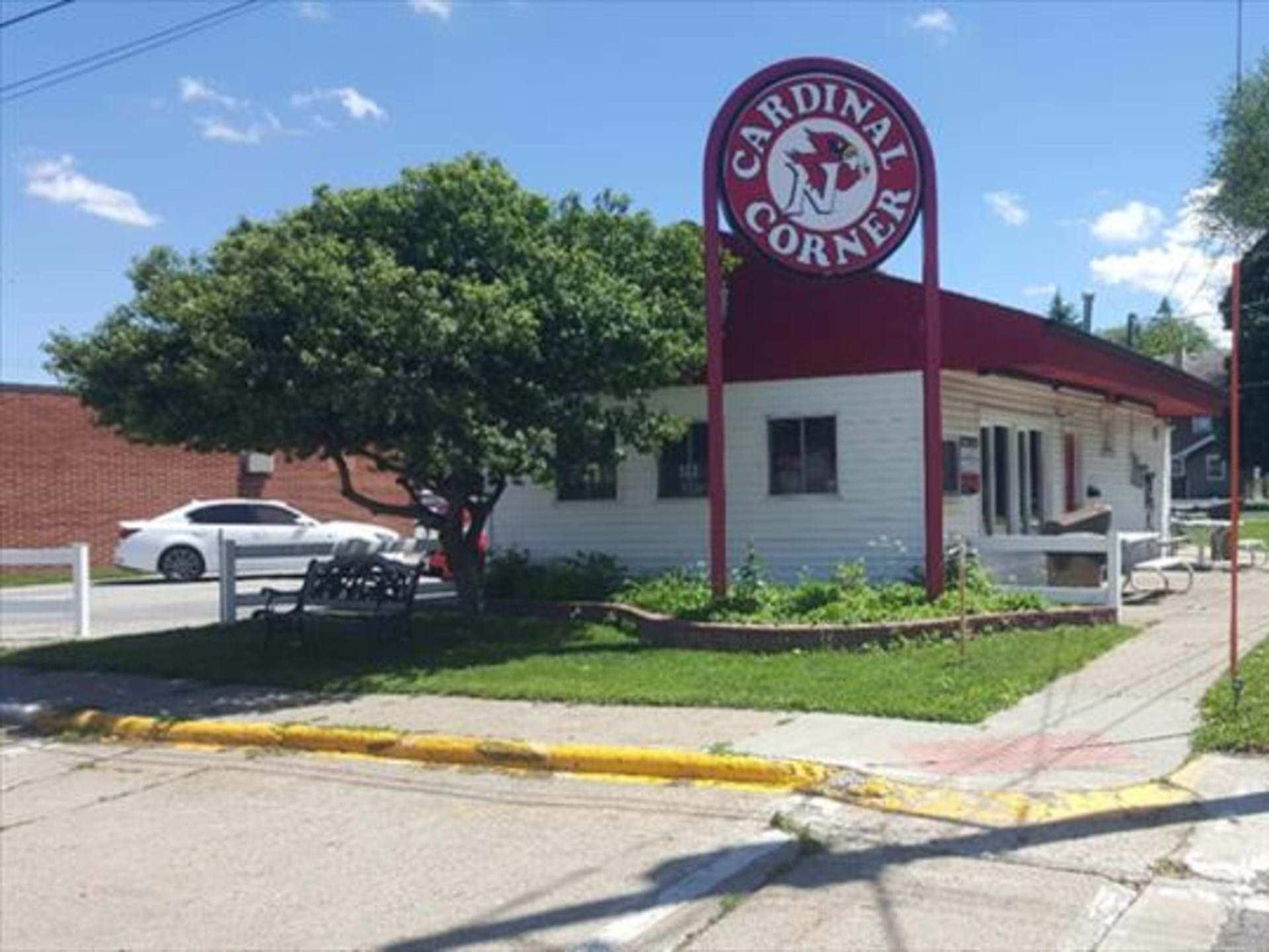 Cardinal Corner | Newton, Iowa | Travel Iowa